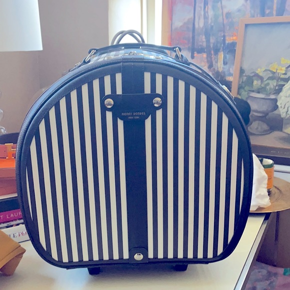 henri bendel | Bags | Henri Bendel Centennial Wheelie Hat Box Rare ...